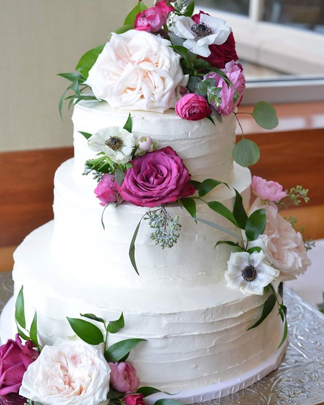 Wedding cake premium | Honestweddingadvice.com
